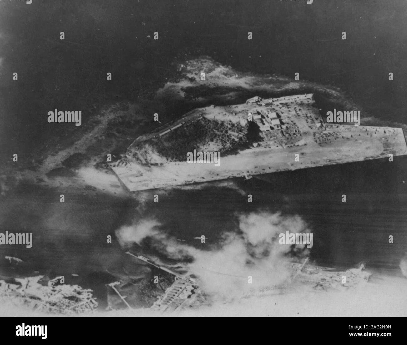 Caroline islands pacific war hi-res stock photography and images - Alamy