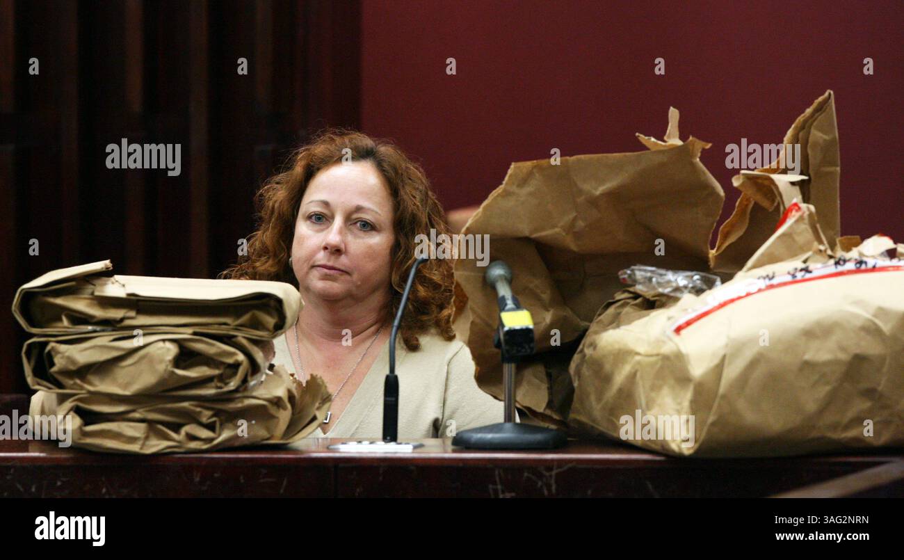 2 of 7 CAPTION (TAMPA- 08/14/08): (2) Detective Lisa Croissant (cq Times files / qith the ...