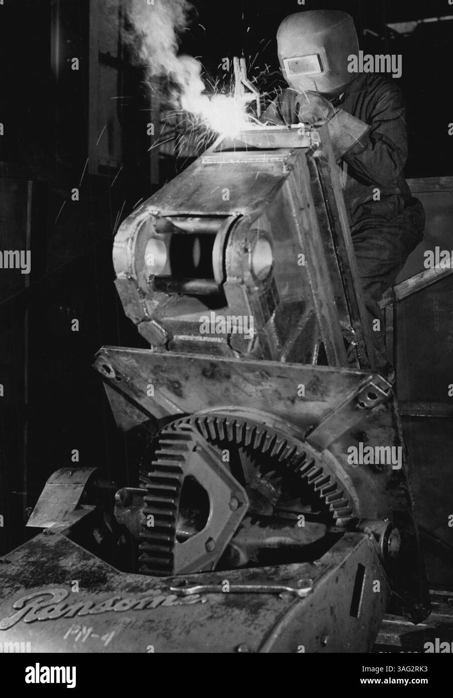 Munitions factory world war ii hi-res stock photography and images - Alamy