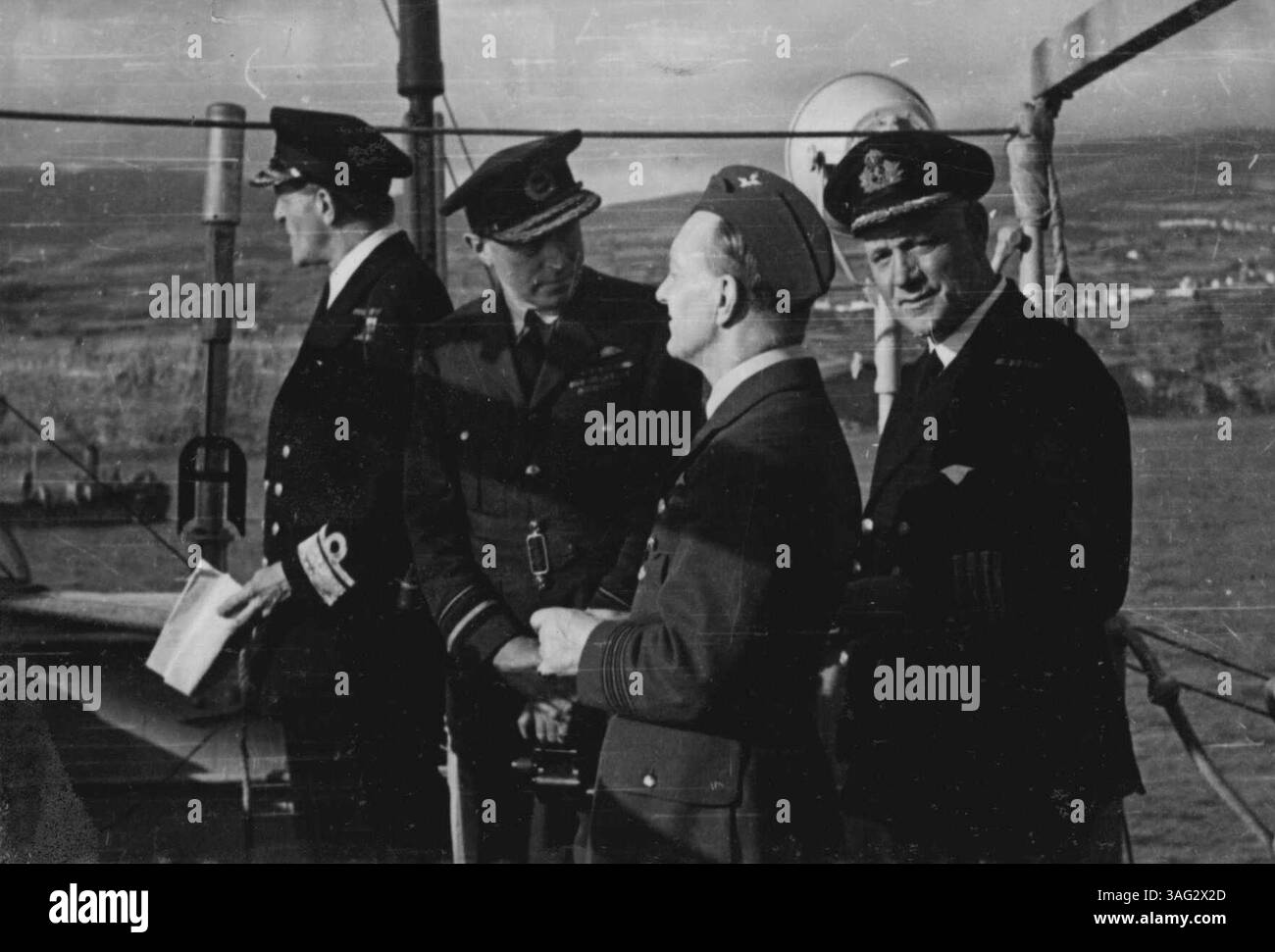 Captain boat operating ship on hi-res stock photography and images - Alamy