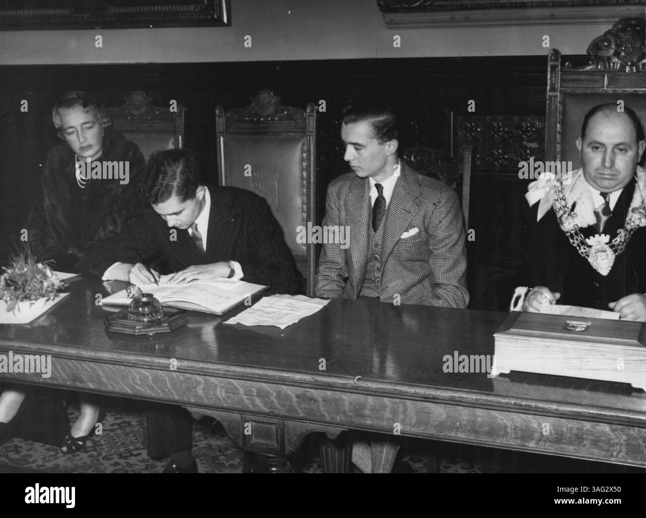 Bonfires Blaze for Buter Twins: The Earl of Dumfries and Lord David ...