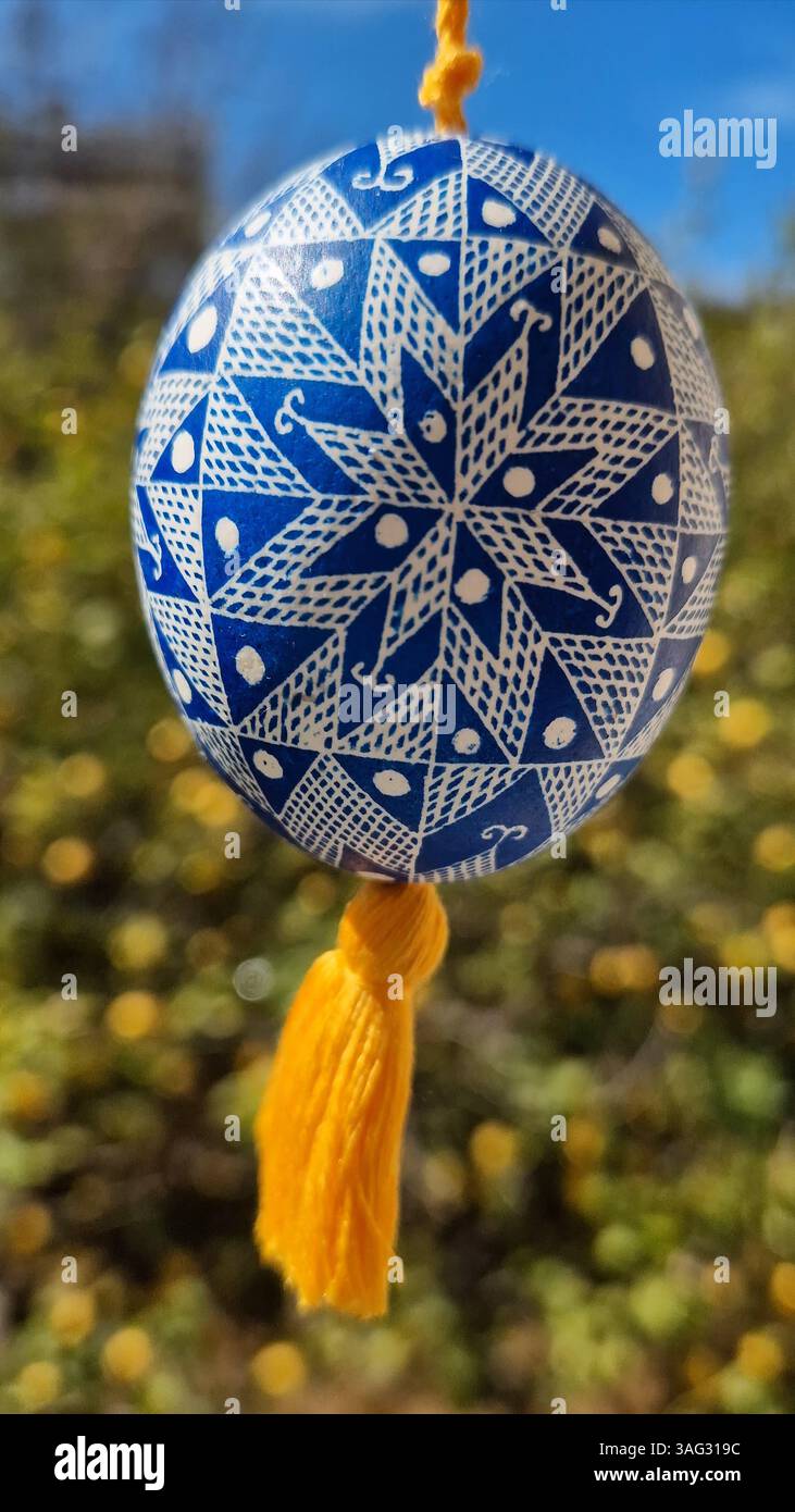 Decorated ukrainian pysanka hangs hi-res stock photography and images ...