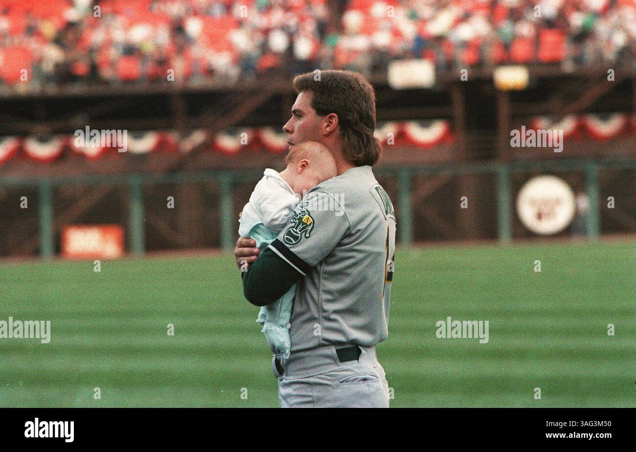 Candlestick park earthquake hi-res stock photography and images - Alamy