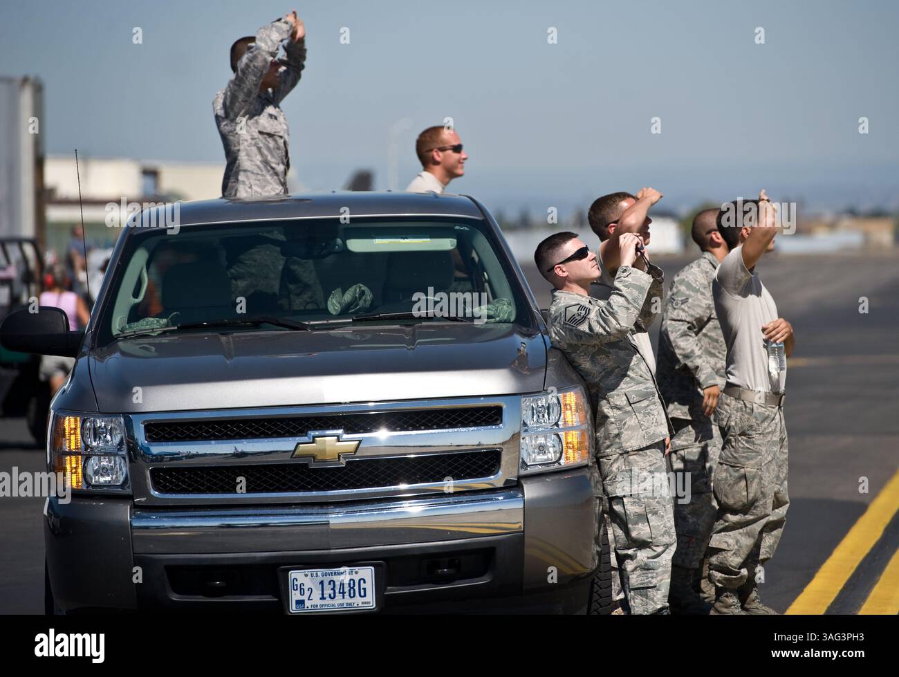 Sept. 10, 2010 - Sacramento, USA - United States Air Force personnel ...