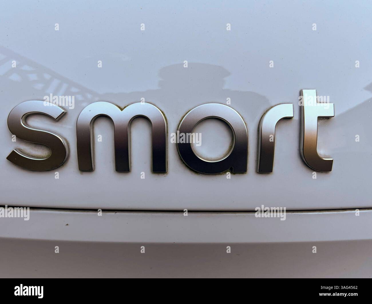 Das Smart Logo Firmenlogo Smart Schriftzug Buchstaben an der Motorhaube ...
