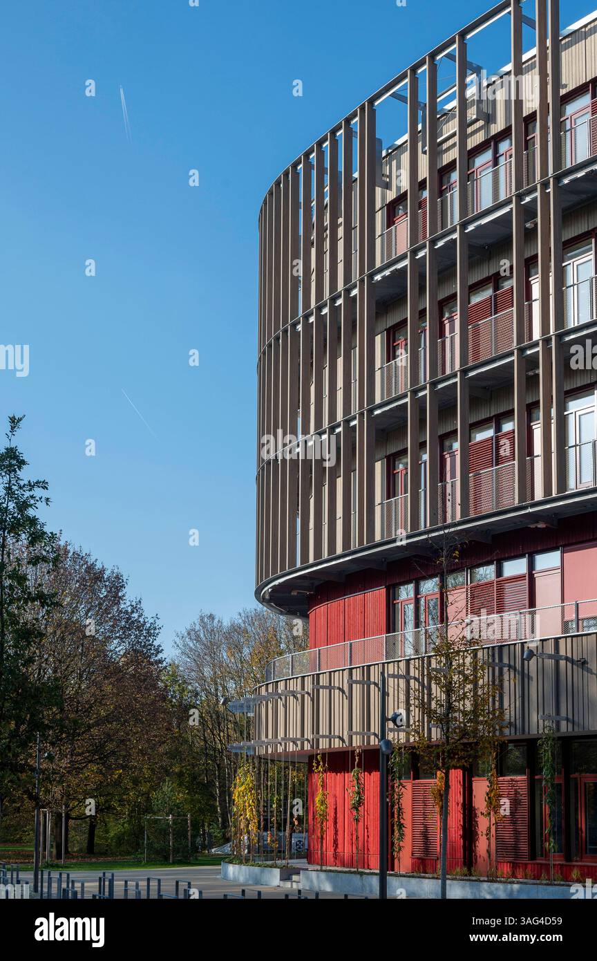 Muenchen, das neue Staatliche Wilhelm-Hauenstein-Gymnasium in ...