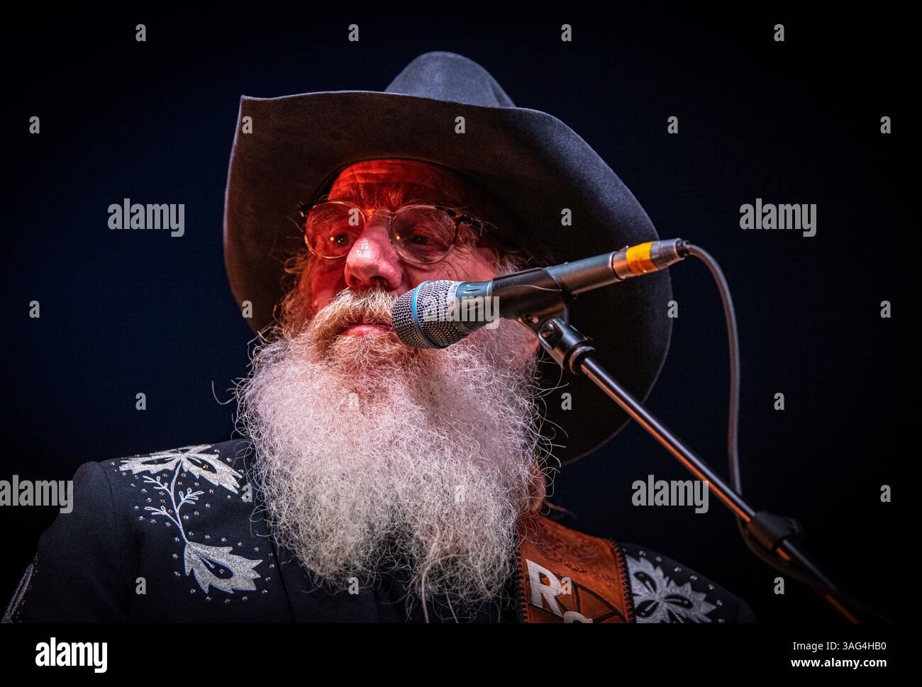 Asleep at the wheel with Ray Benson Stock Photo - Alamy
