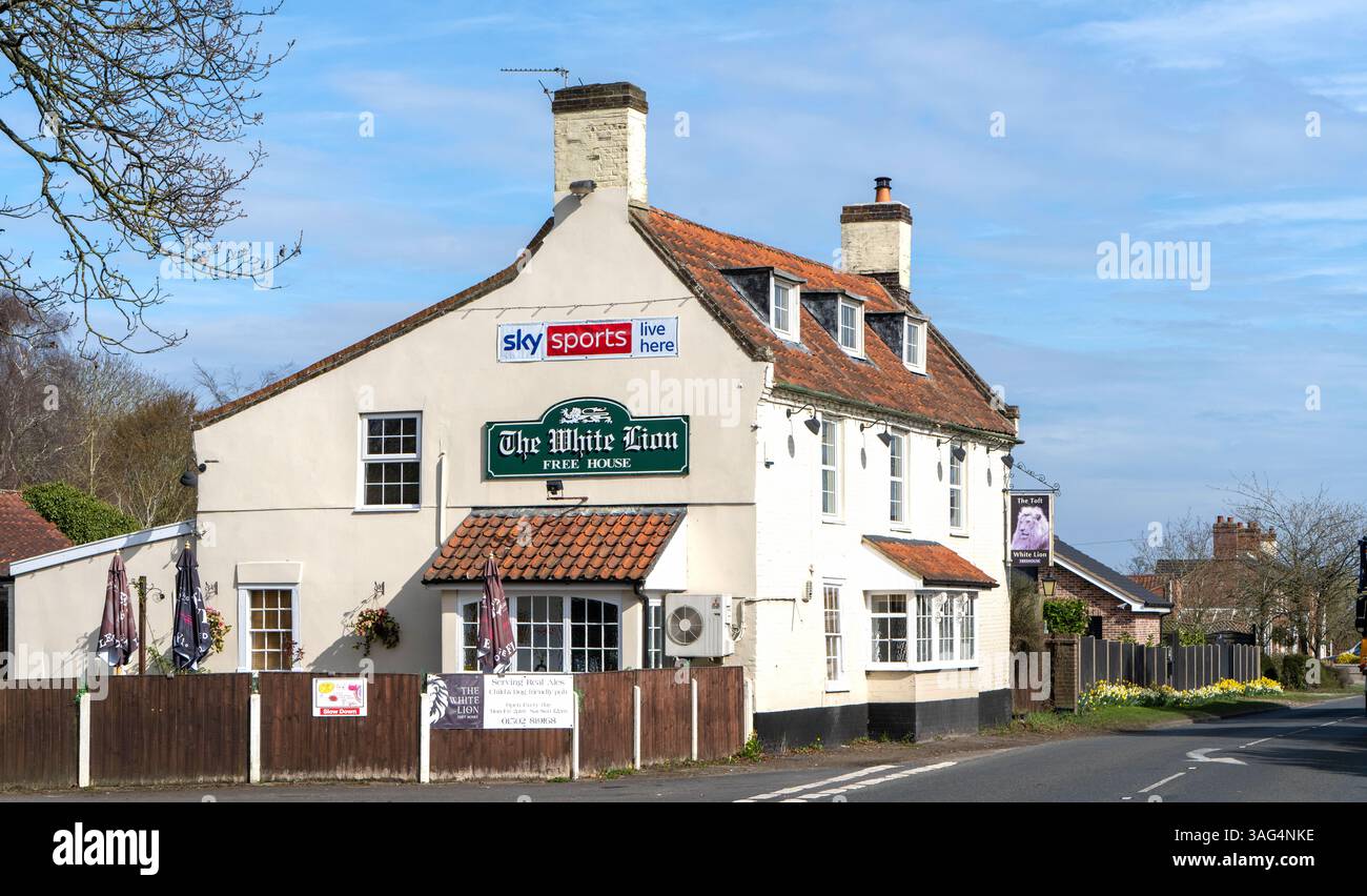 The White Lion - public house - Mardle Road, Toft Monks, Beccles ...