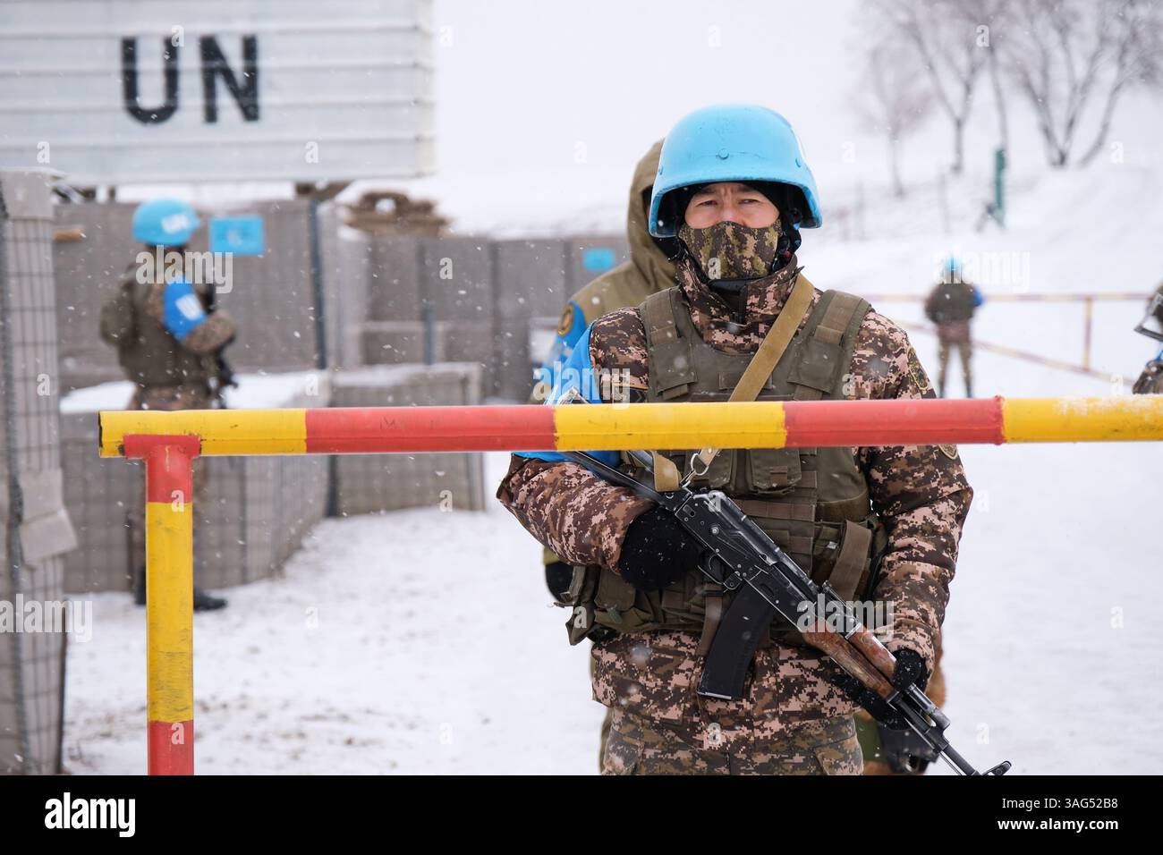 Training and special military exercises of the UN peacekeeping ...