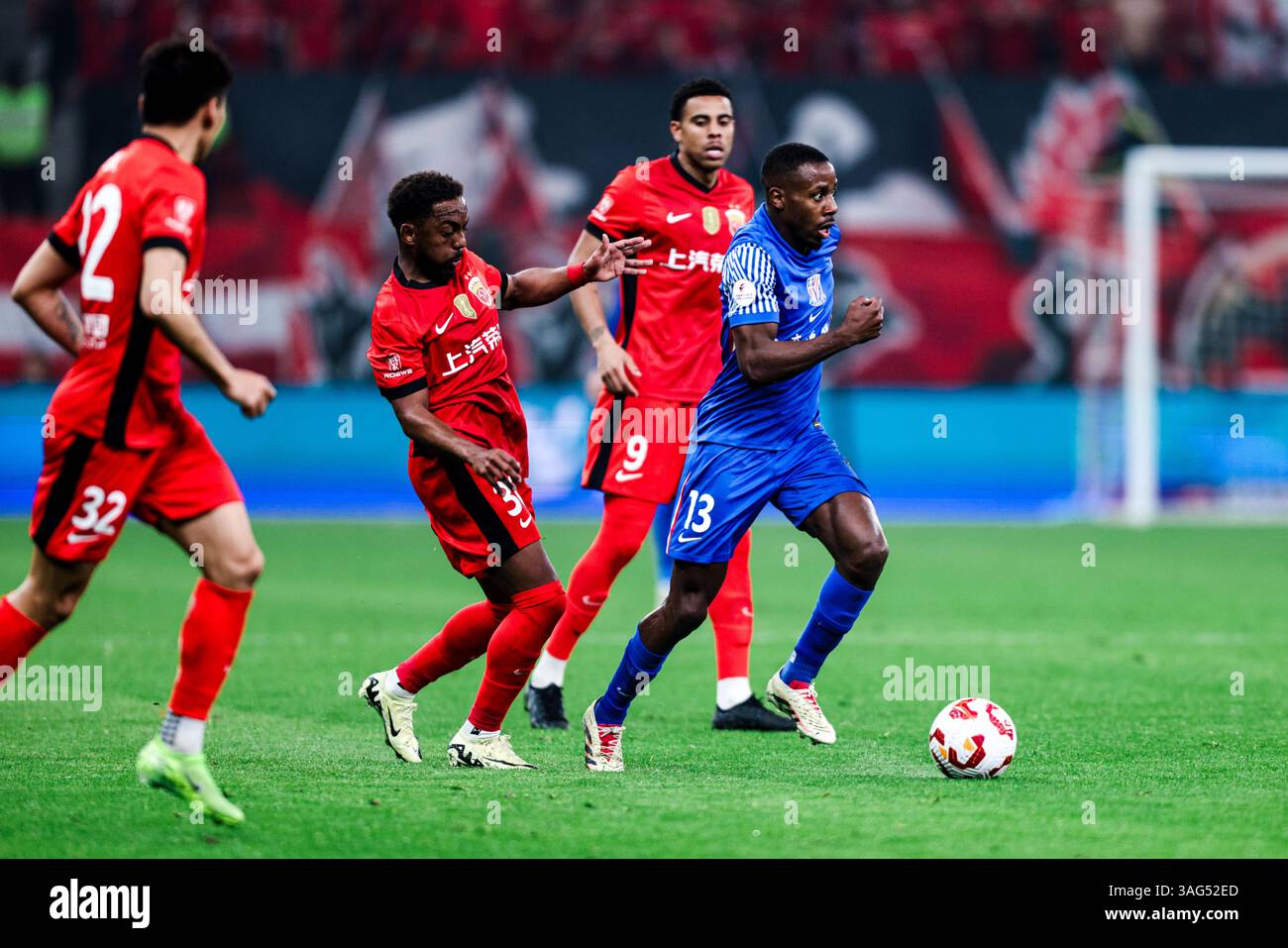 Shanghai Port Football Club 1-1 draw Shanghai Shenhua Football Club at ...