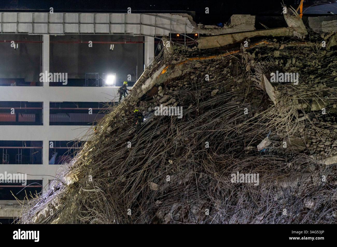 April 8, 2025, Bangkok, Bangkok, Thailand: Search and rescue workers ...