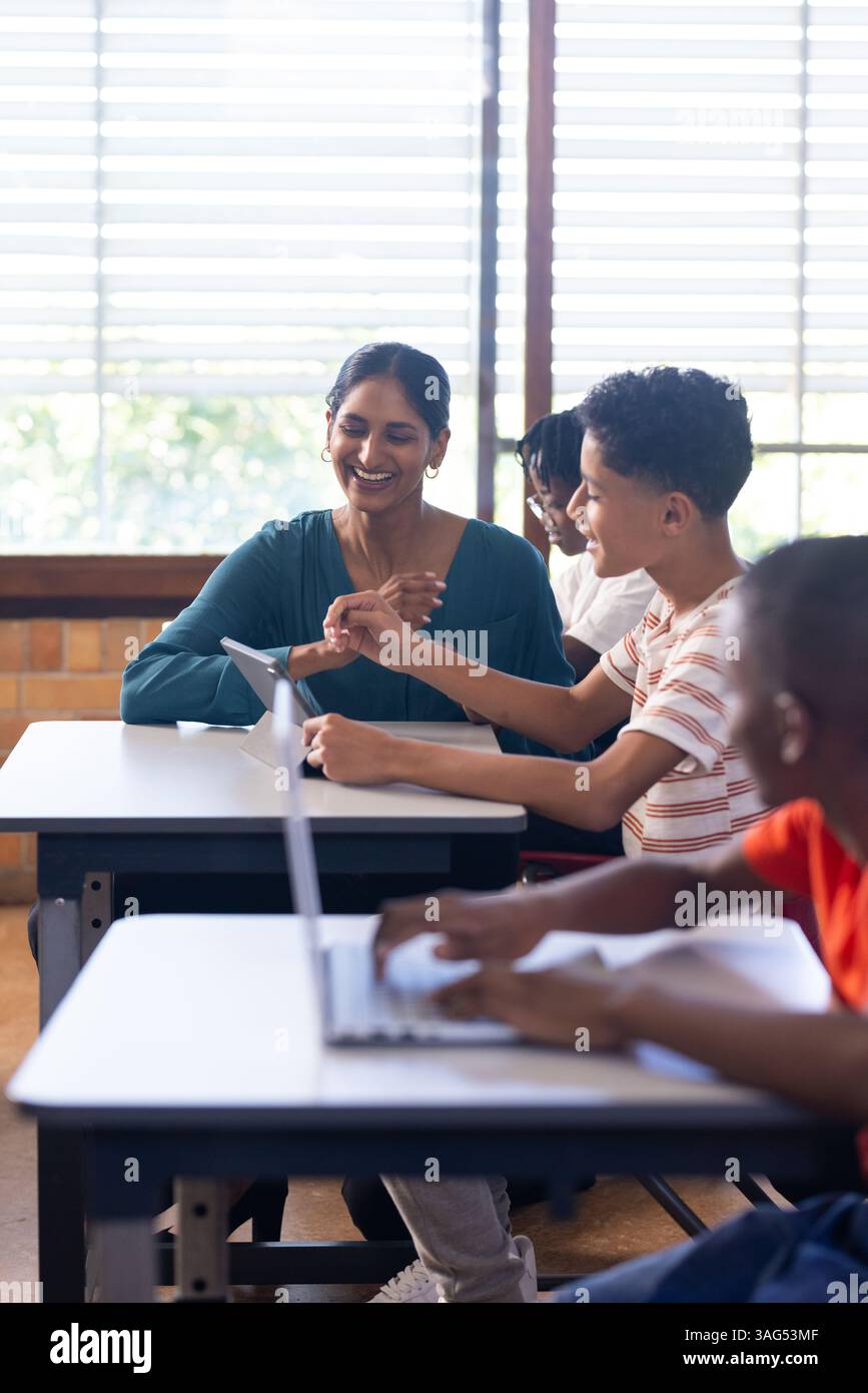 Indian teacher classroom hi-res stock photography and images - Alamy