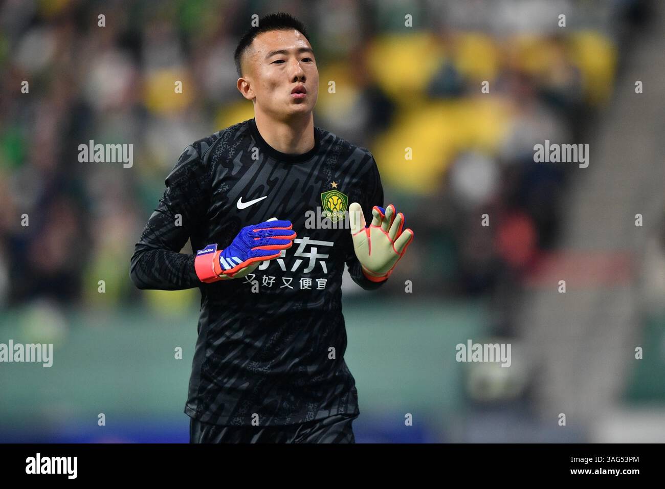 Beijing Guoan Football Club defeated Zhejiang Professional Football ...