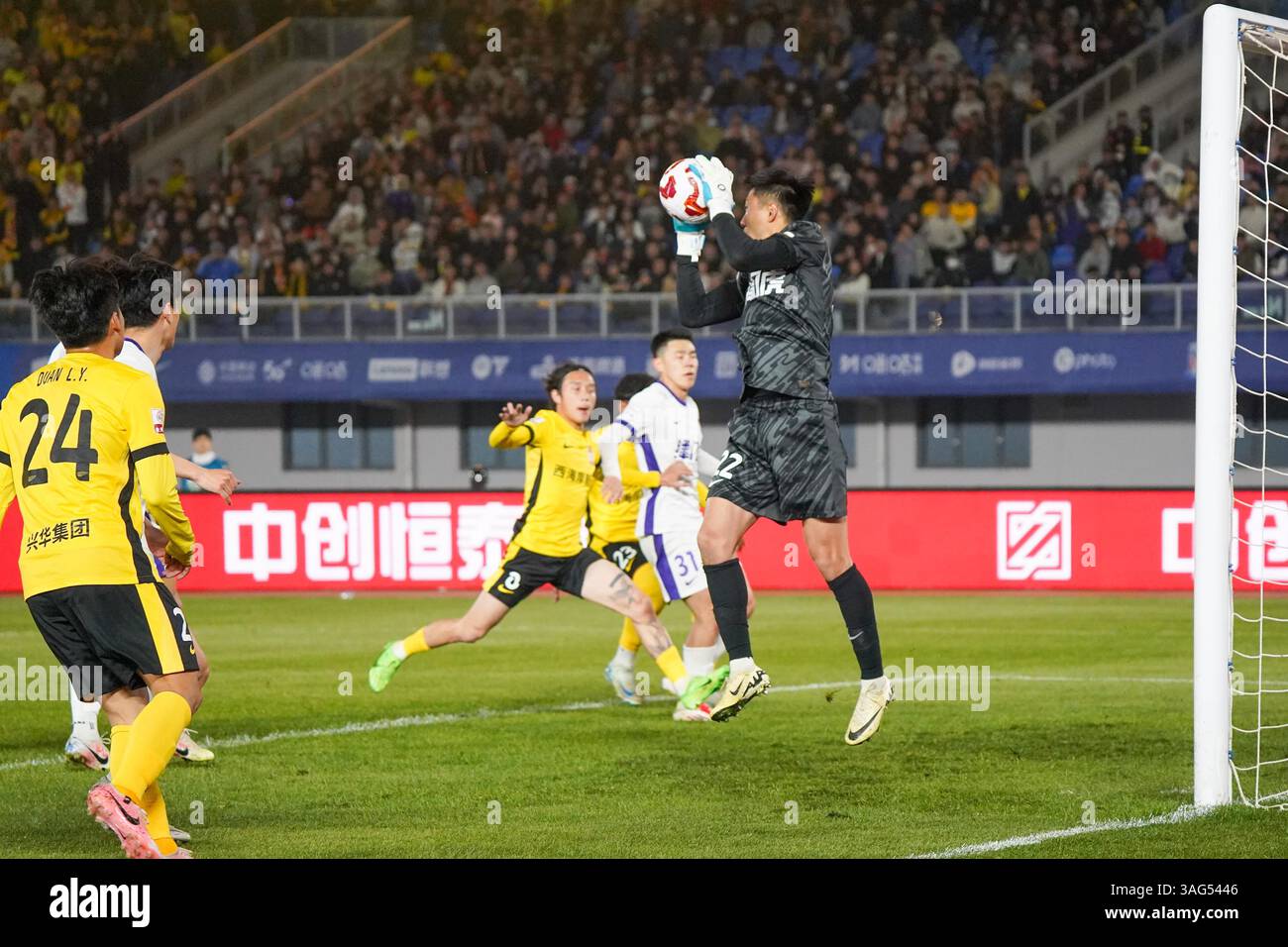 Qingdao West Coast Football Club 2-2 draw Tianjin Jinmen Tiger Football ...
