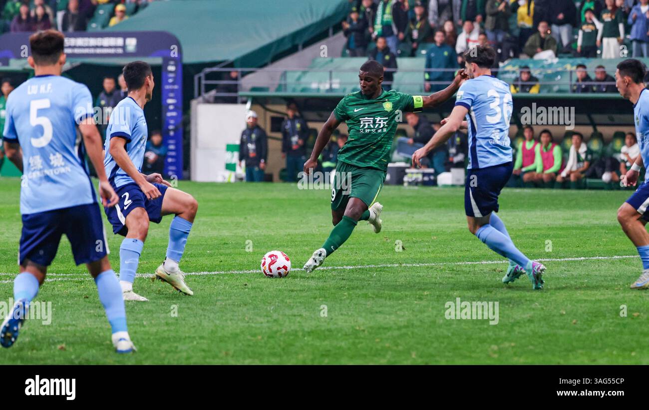 Beijing Guoan Football Club defeated Zhejiang Professional Football ...