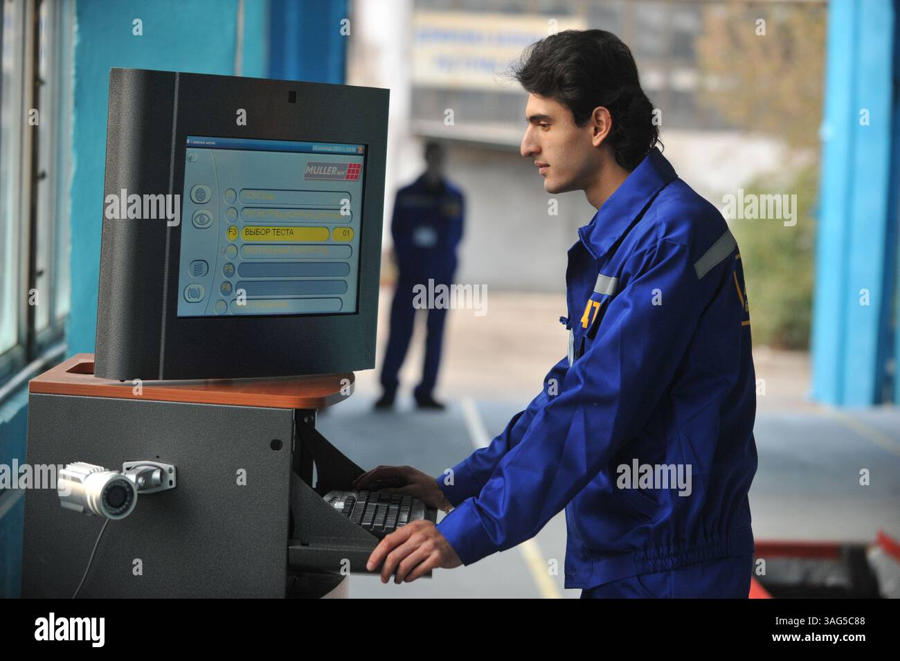 Car technical inspection station Stock Photo - Alamy