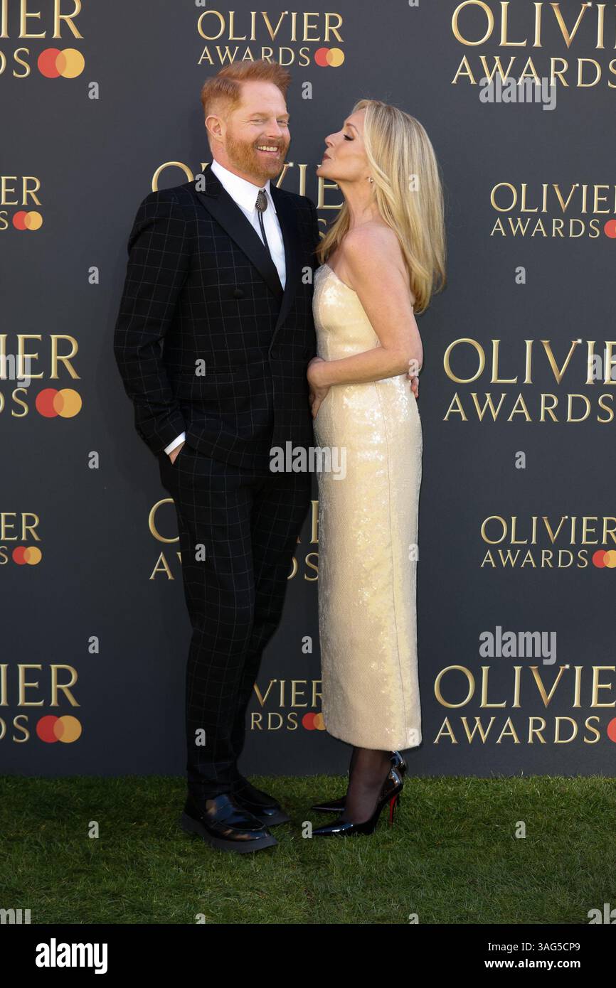 London, UK. 06th Apr, 2025. Jesse Tyler Ferguson and Jane Krakowski ...