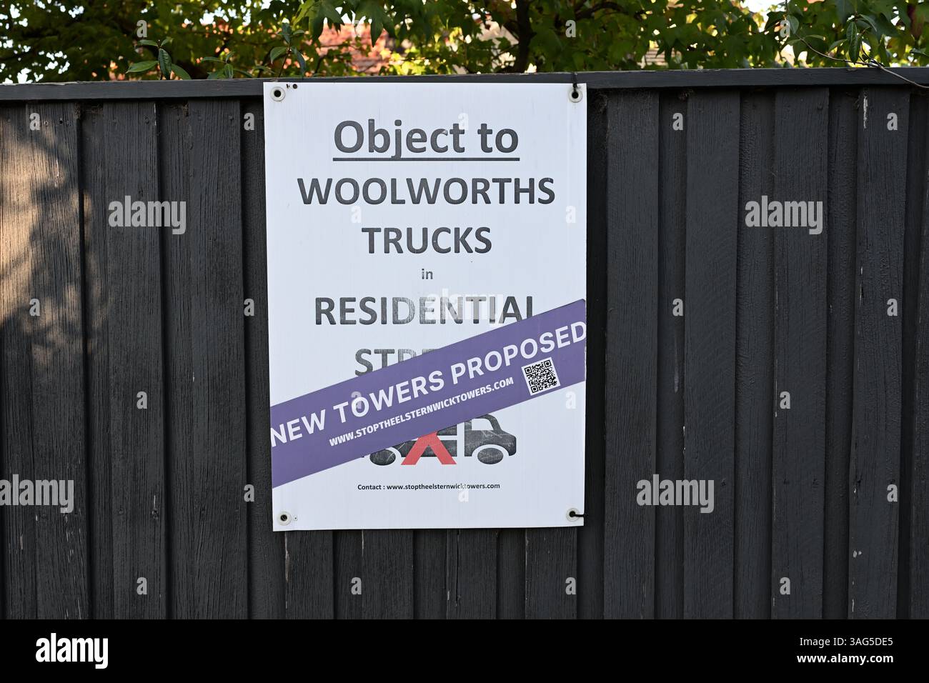 Anti-development campaign sign, objecting to the construction of a ...