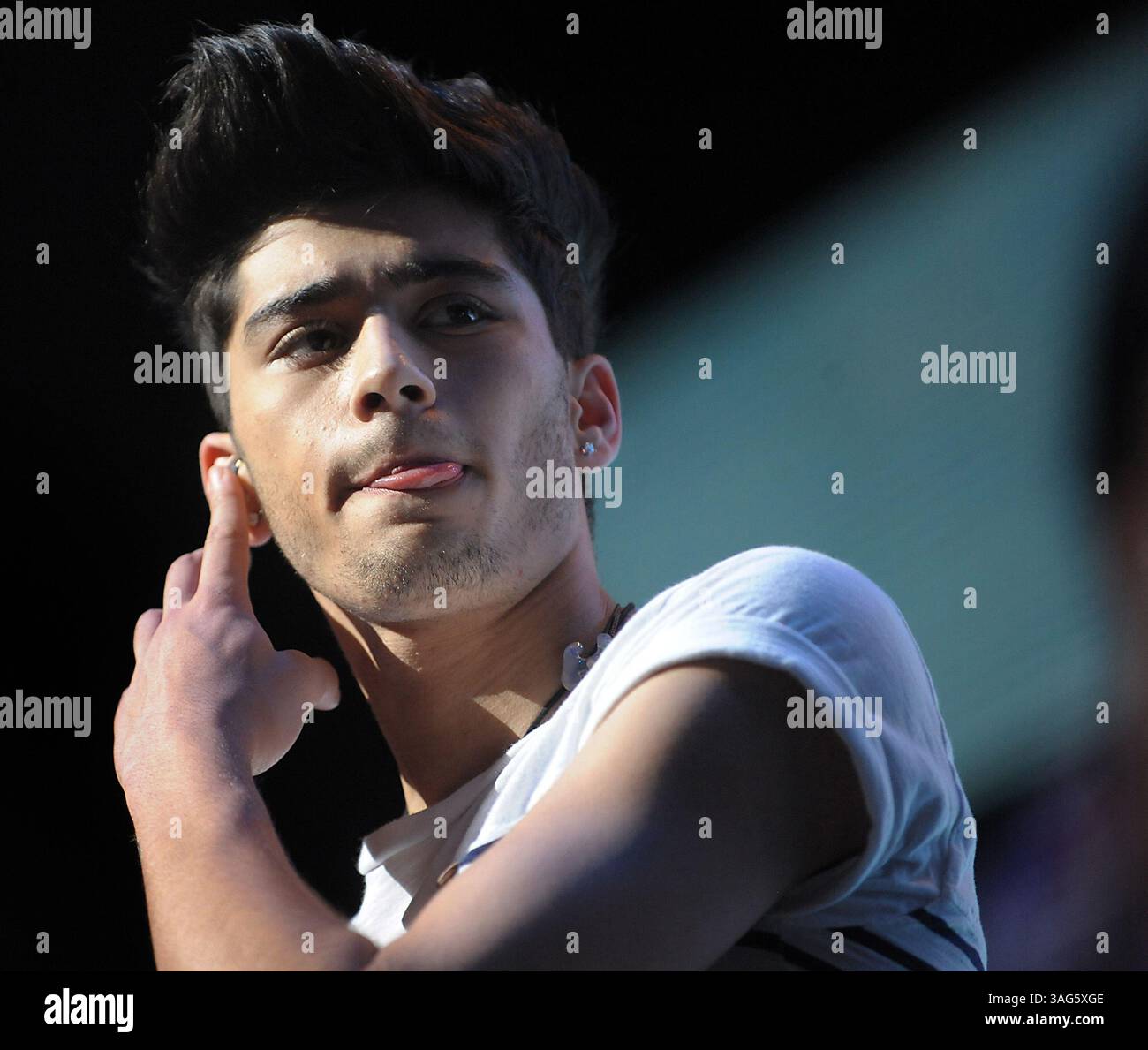 July 1, 2012 - Sunrise, FL, USA - Zayn Malik of One Direction performs ...