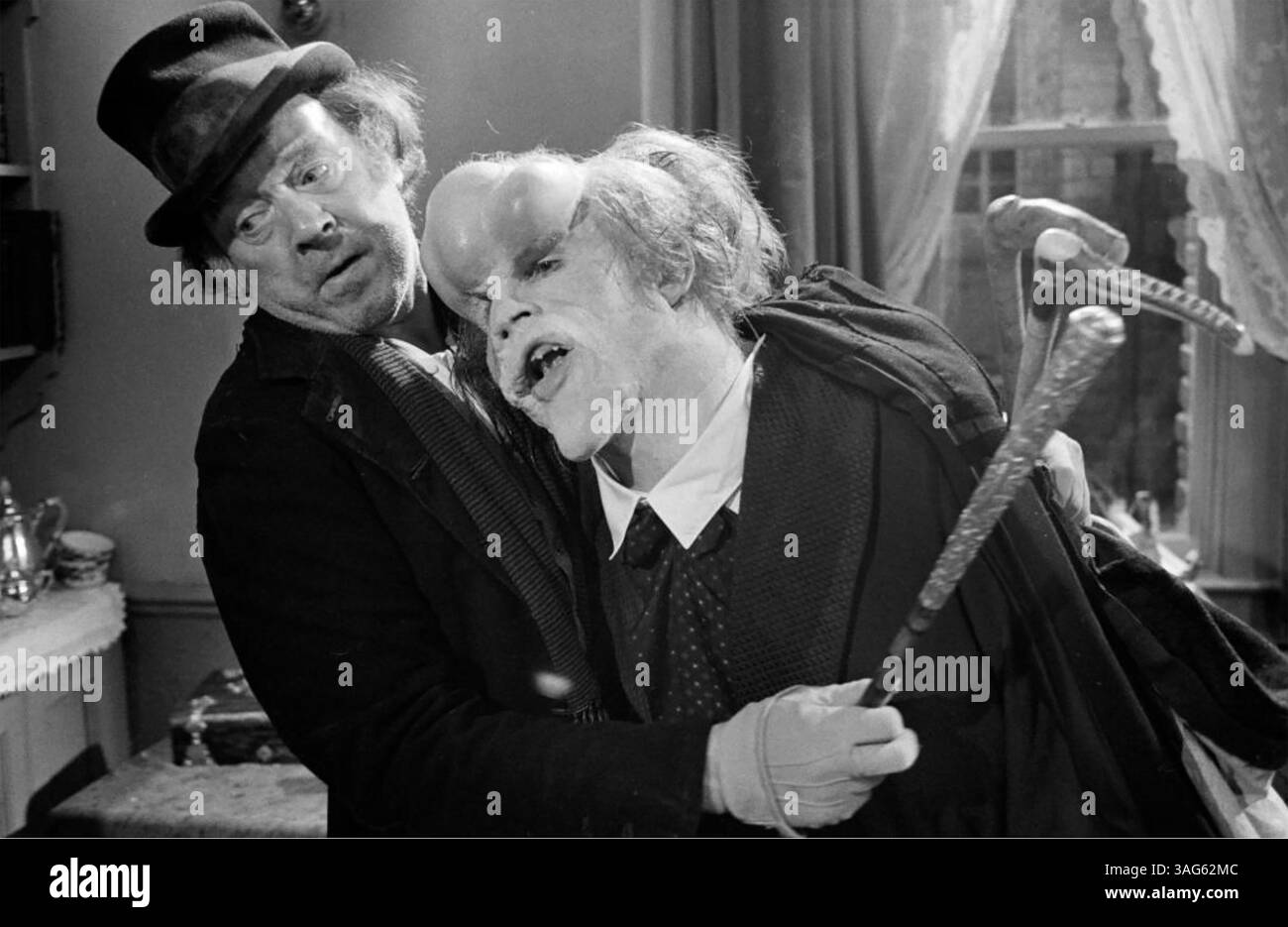 THE ELEPHANT MAN 1980 Paramount Pictures film with John Hurtvas John ...