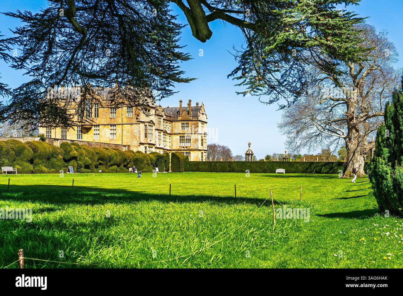 St michaels hill montacute hi-res stock photography and images - Alamy