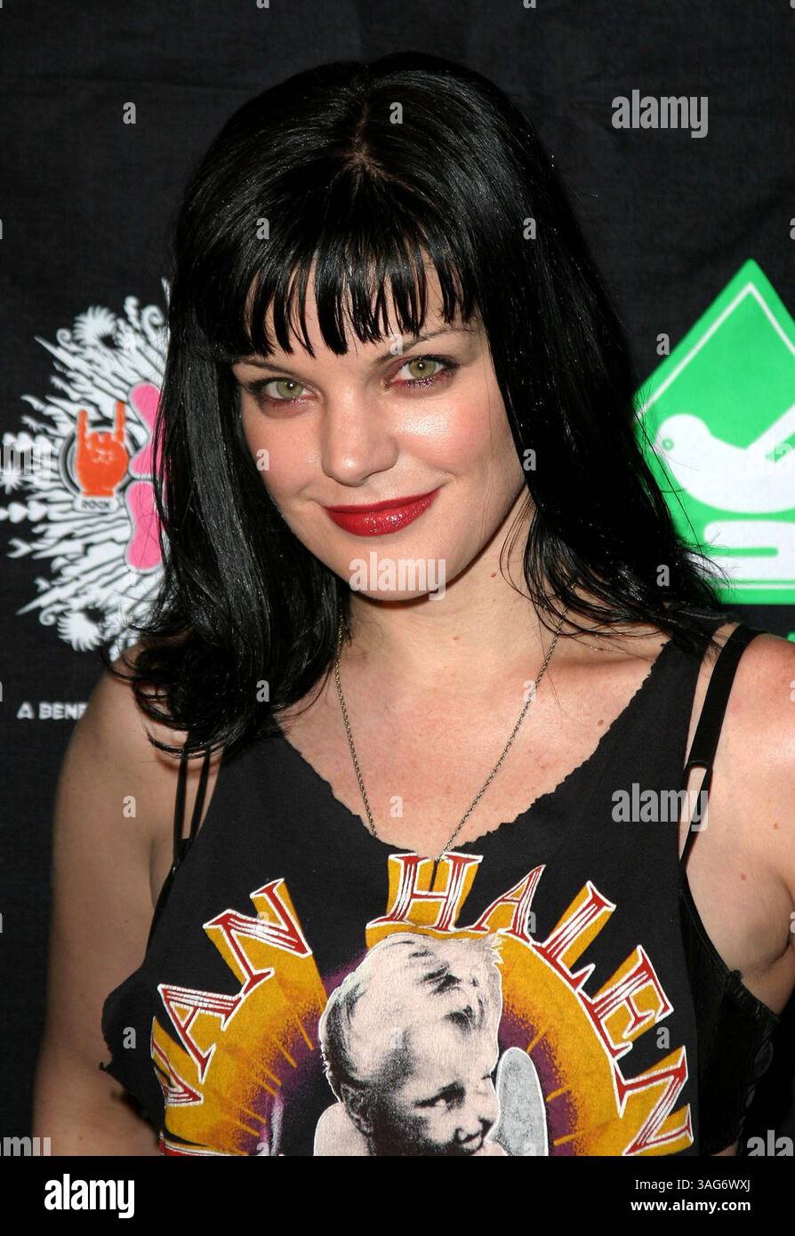 Pauley perrette 2003 hi-res stock photography and images - Alamy