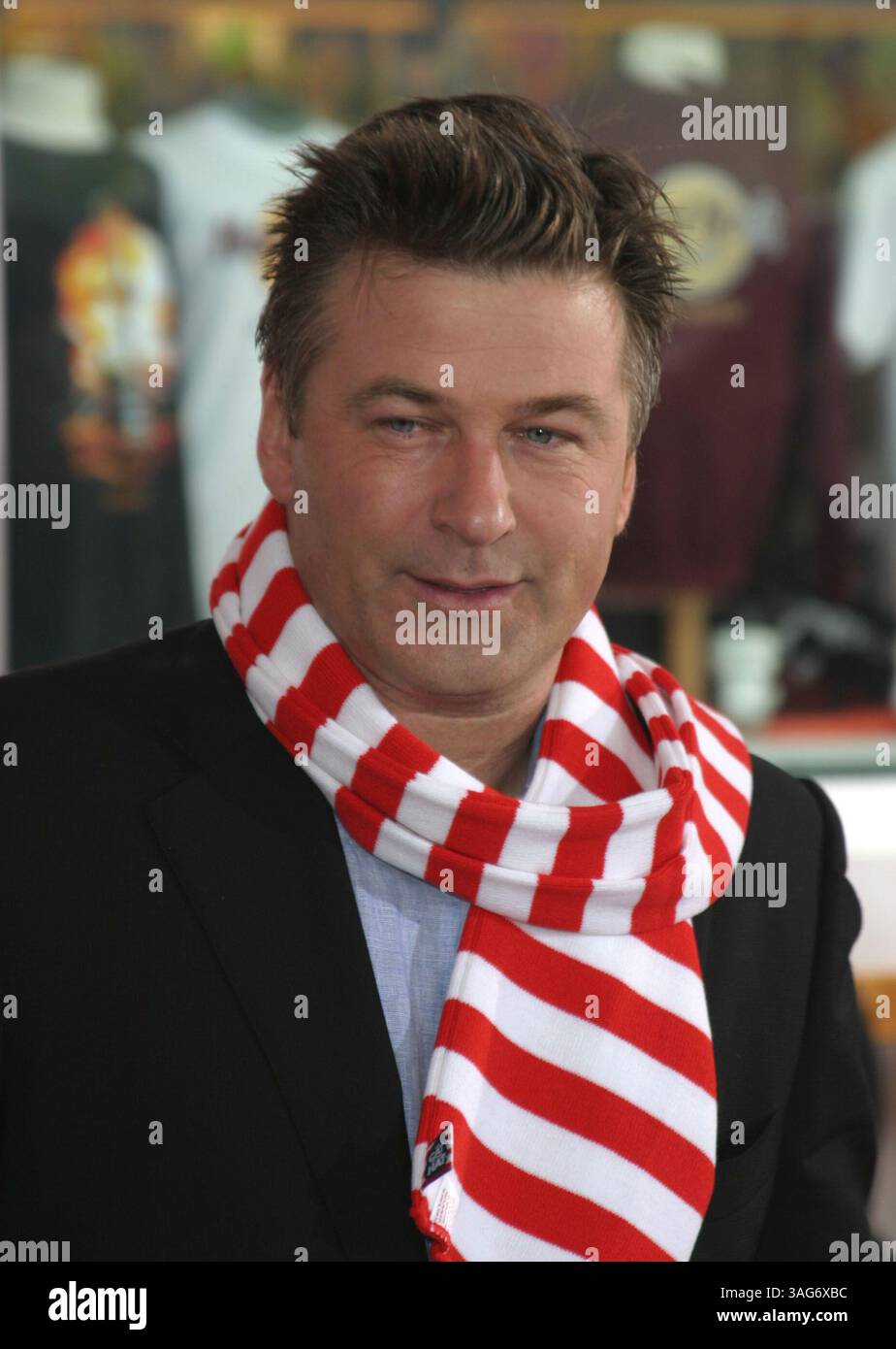 Alec baldwin dr seuss cat hi-res stock photography and images - Alamy
