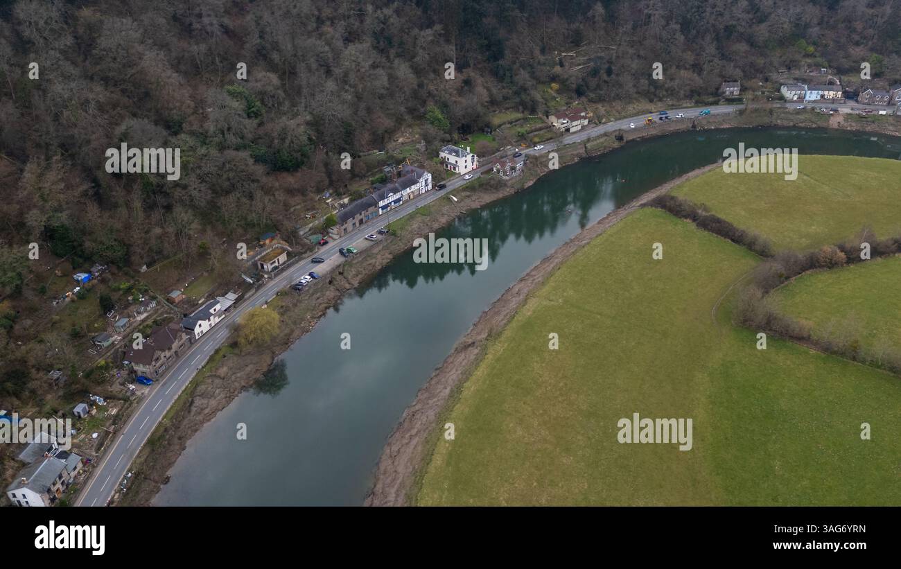 The Rose and Crown pub, River Wye and the old Wireworks Tramway Bridge ...