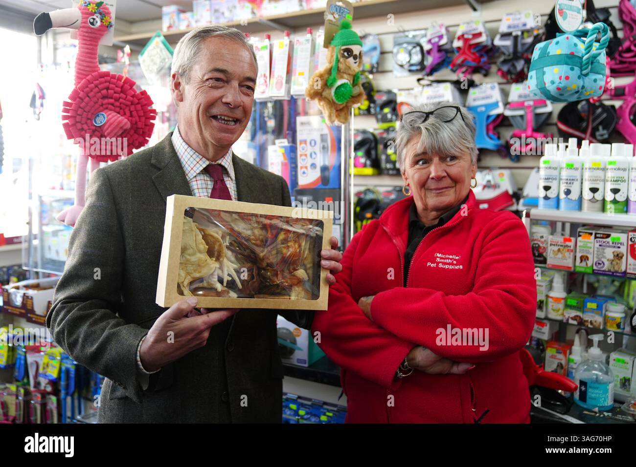Reform UK leader Nigel Farage is gifted treats for his dog by Michelle ...