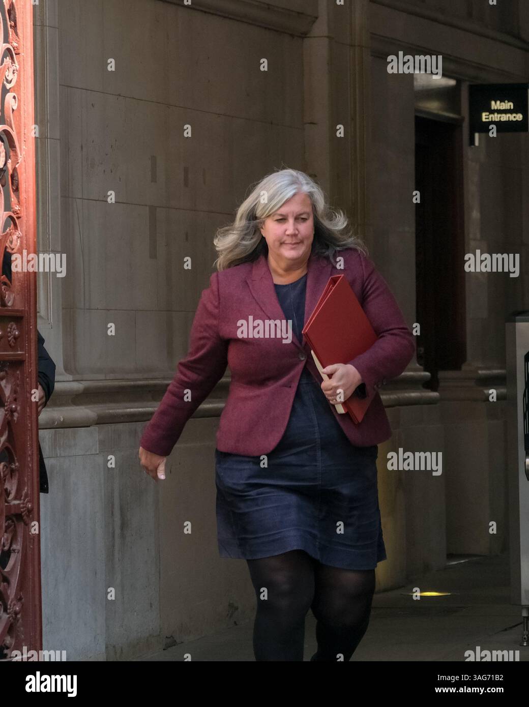 London, UK. 8th April, 2025. Cabinet ministers leave after the weekly ...