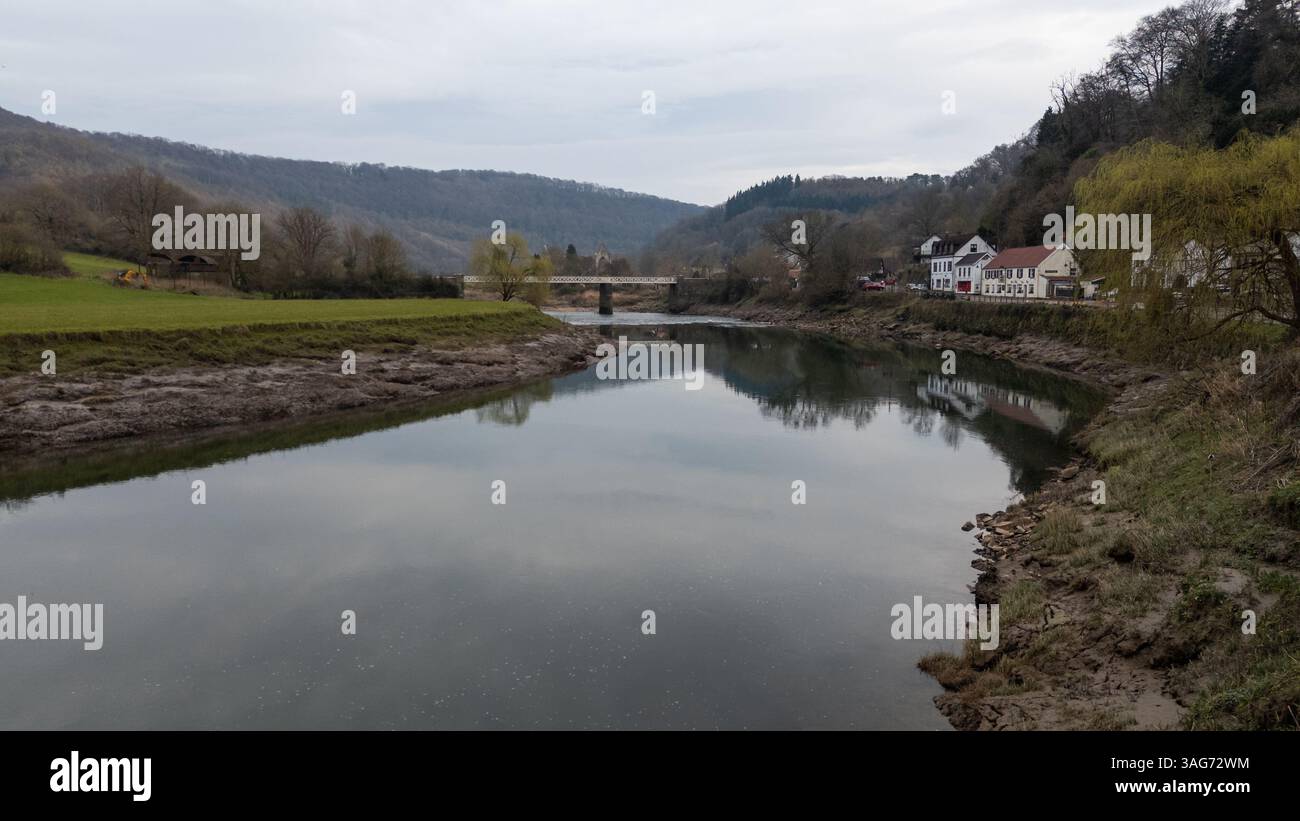 The Rose and Crown pub, River Wye and the old Wireworks Tramway Bridge ...