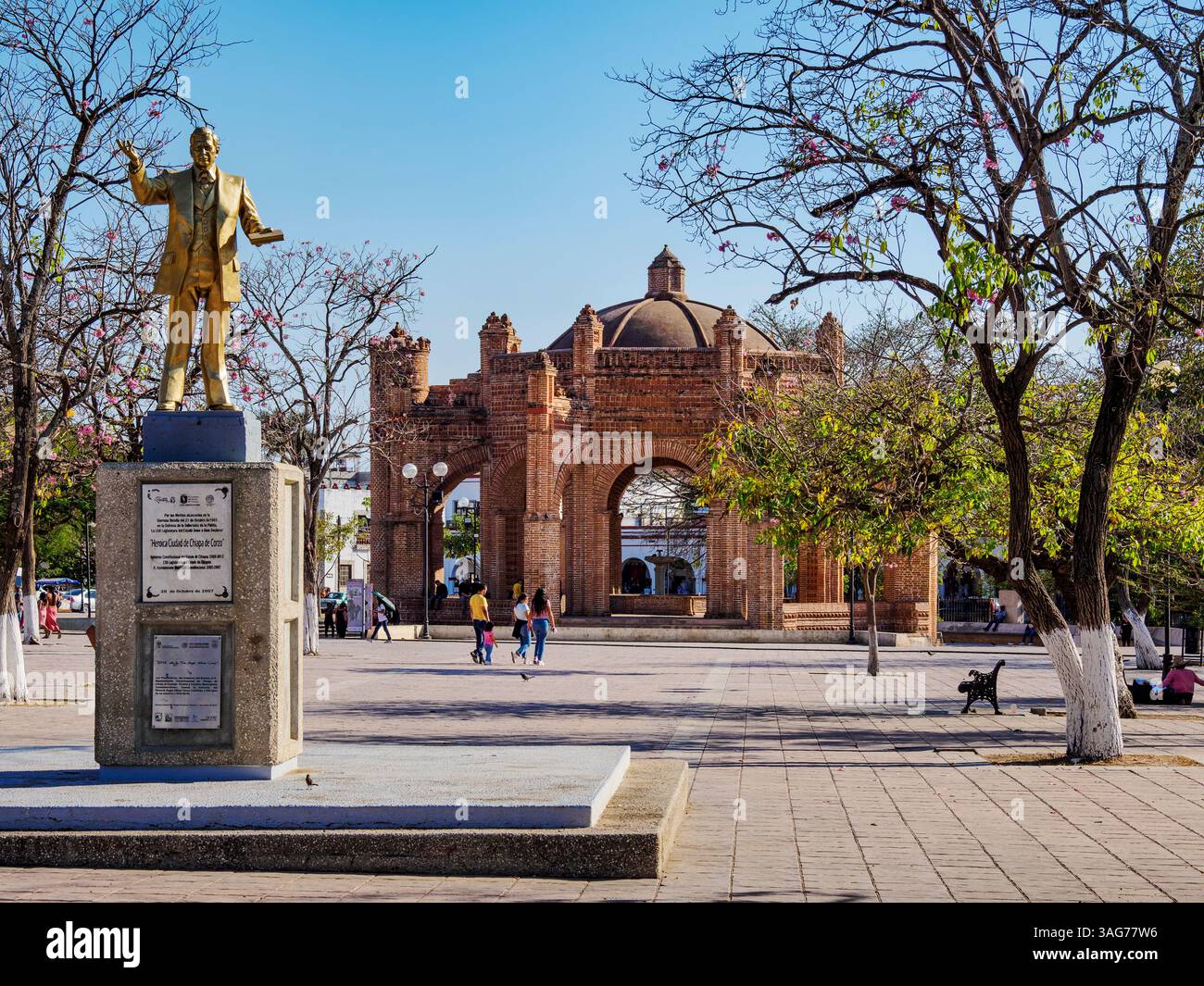 Statue of General Angel Albino Corzo Castellejo and La Pila Fountain ...