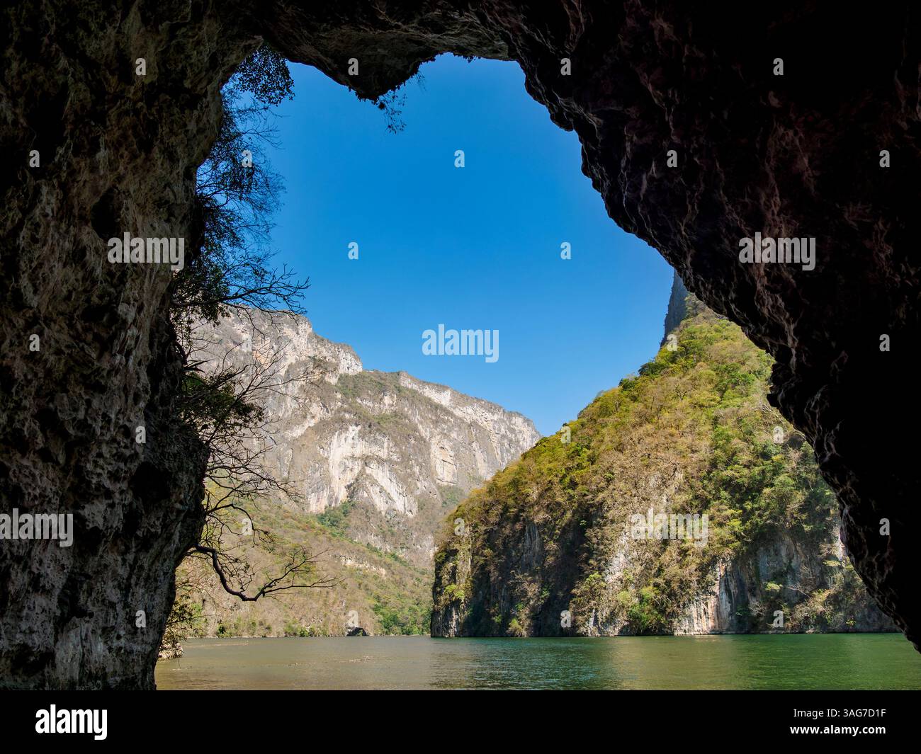 Cueva de colores hi-res stock photography and images - Alamy