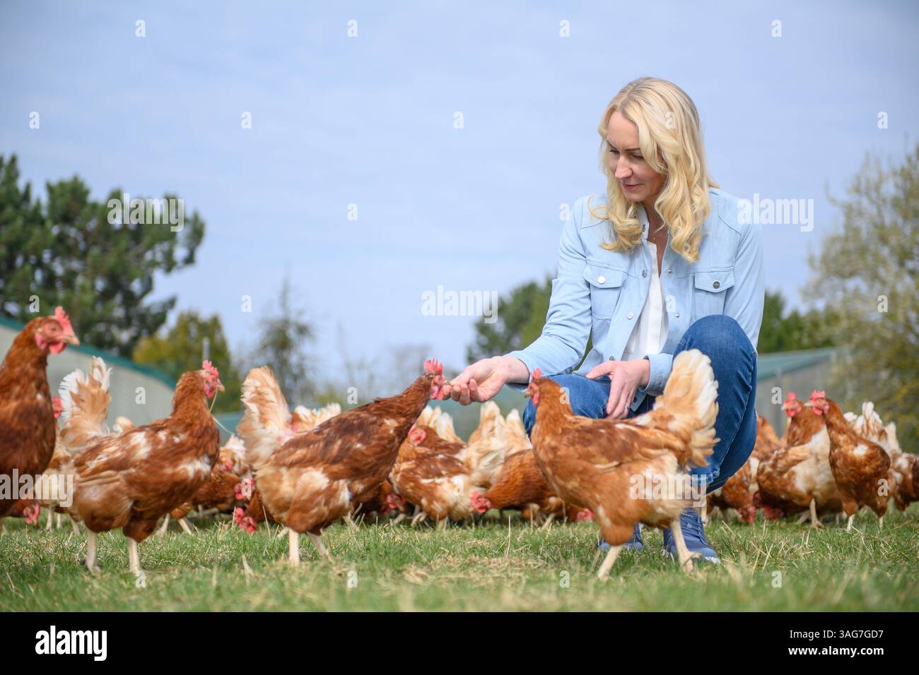PRODUCTION - 08 April 2025, Saxony-Anhalt, Sülzetal: Antje Brandt ...