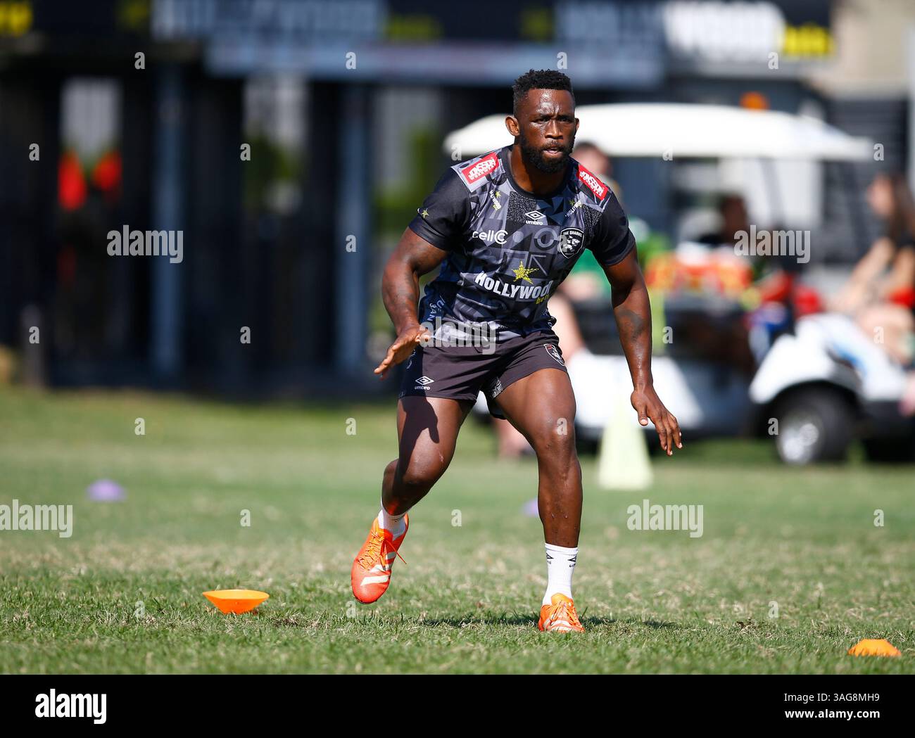 Siya Kolisi (Captain) of the Hollywoodbets Sharks during the ...