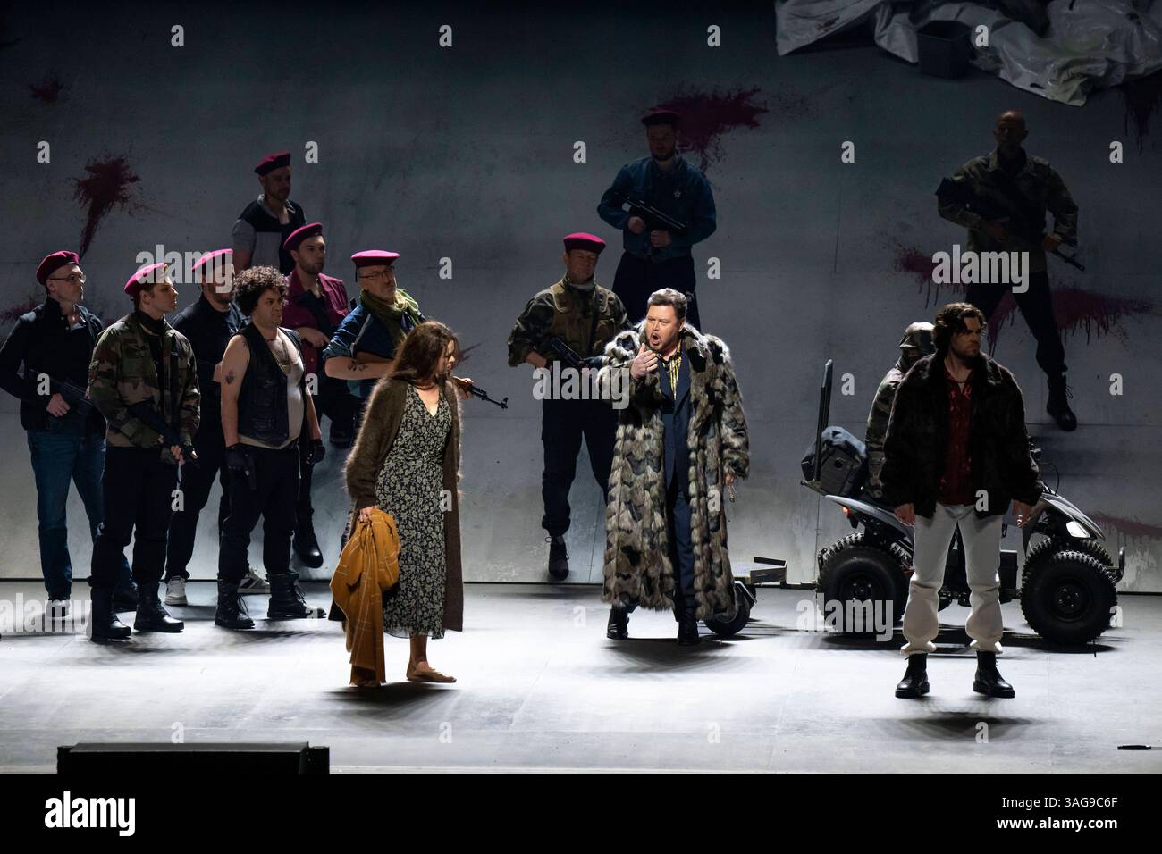 SALZBURGER OSTERFESTSPIELE - Nadezhda KARYAZINA als Marfa ,Vitalij ...