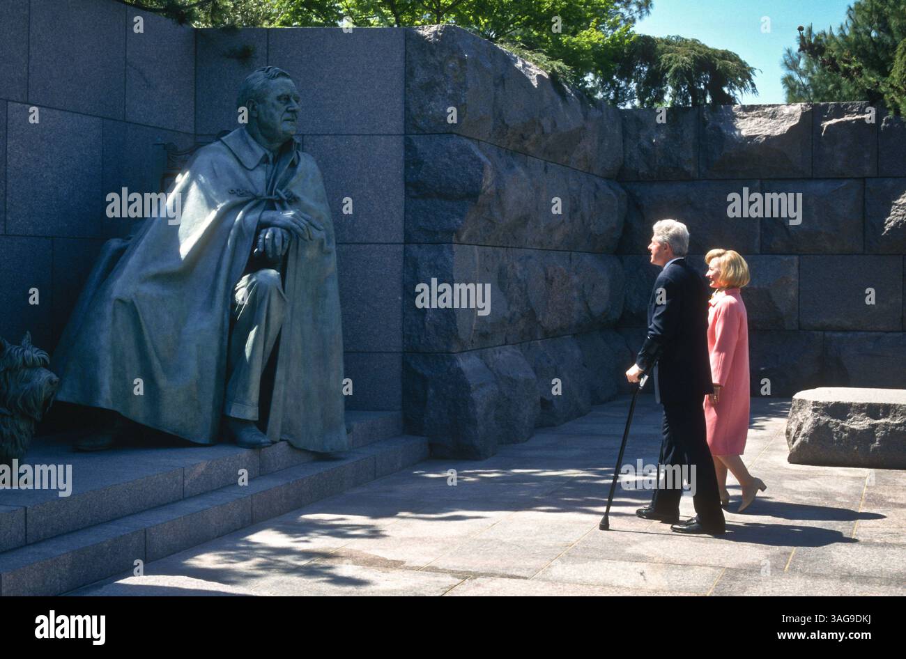 May 2, 1997 - Washington, DC, USA - President Bill Clinton on crutches ...
