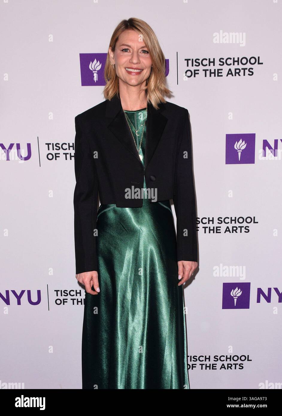 Photo by: Patricia Schlein/STAR MAX/IPx 2025 4/7/25 Claire Danes at the ...