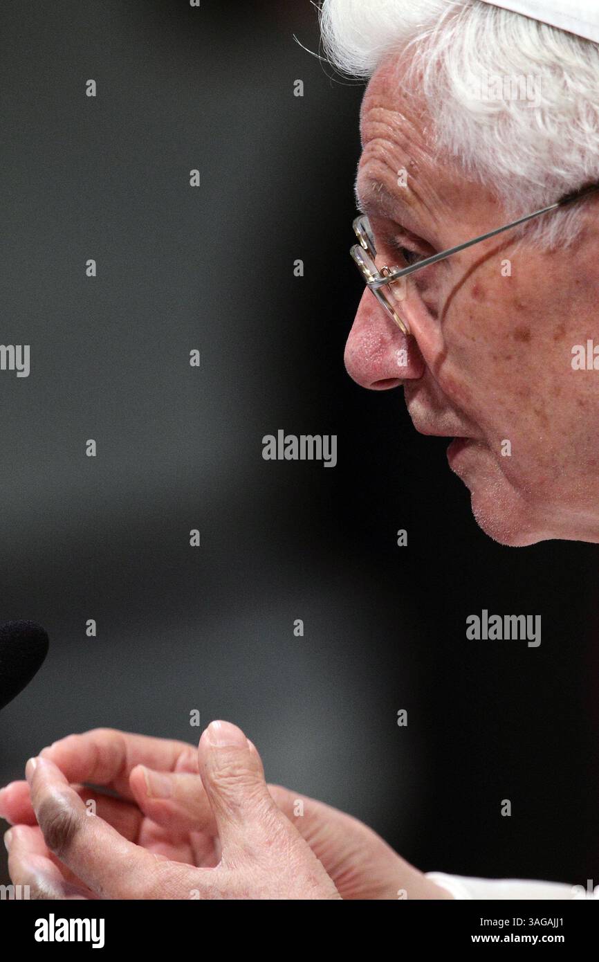 June 11, 2012 - Rome, Italy - Pope BENEDICT XVI open the Ecclesial ...