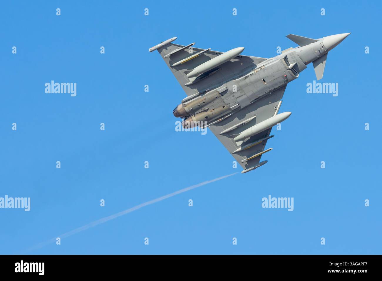 Poder aereo hi-res stock photography and images - Alamy