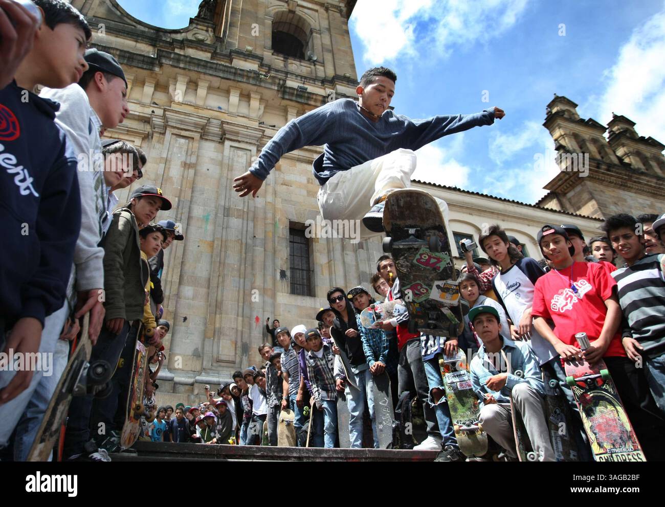 Carrera de skate hi-res stock photography and images - Alamy
