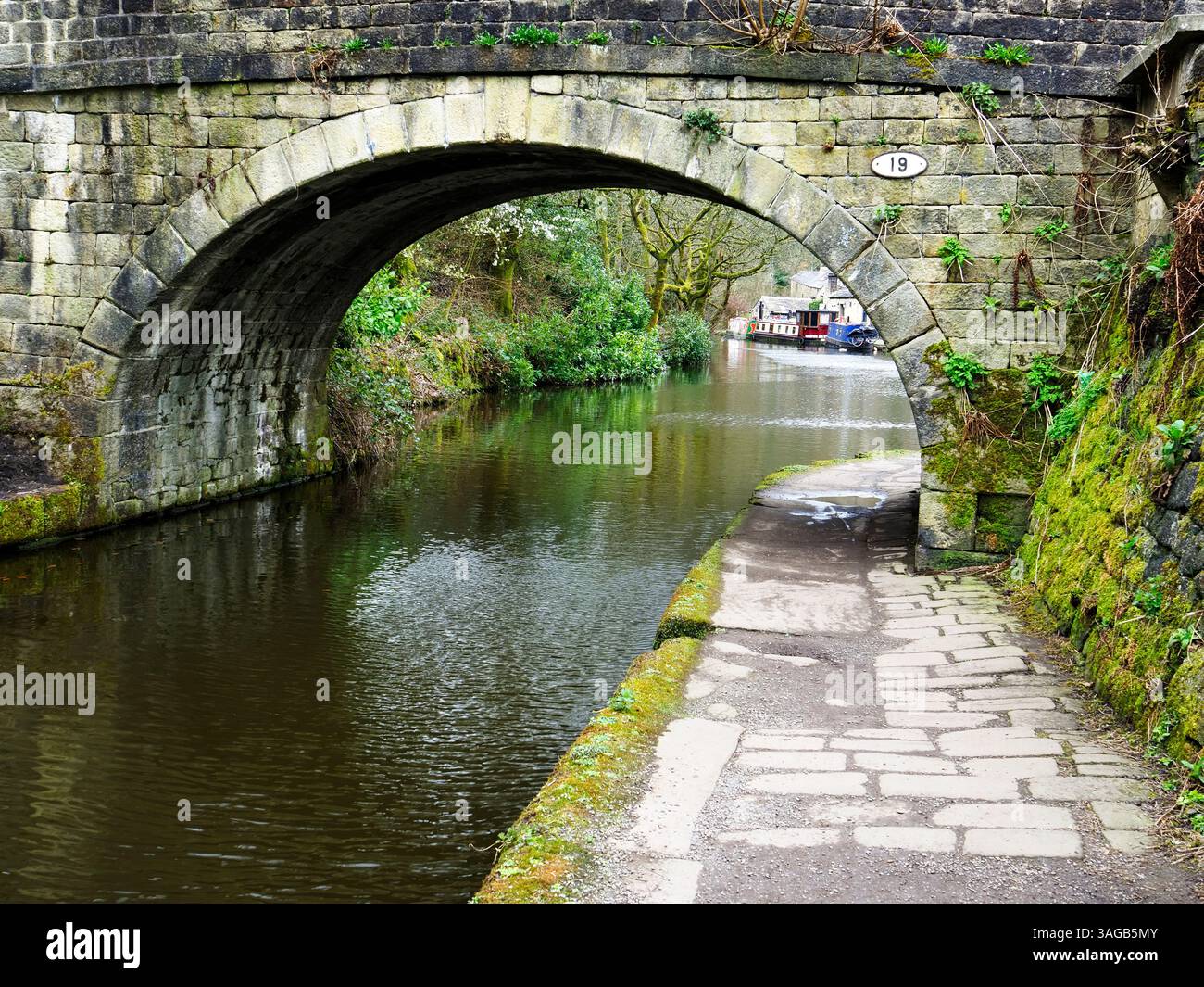 Stubbings Road Bridge Number 19 on the Rochdale Canal Hebden Bridge ...