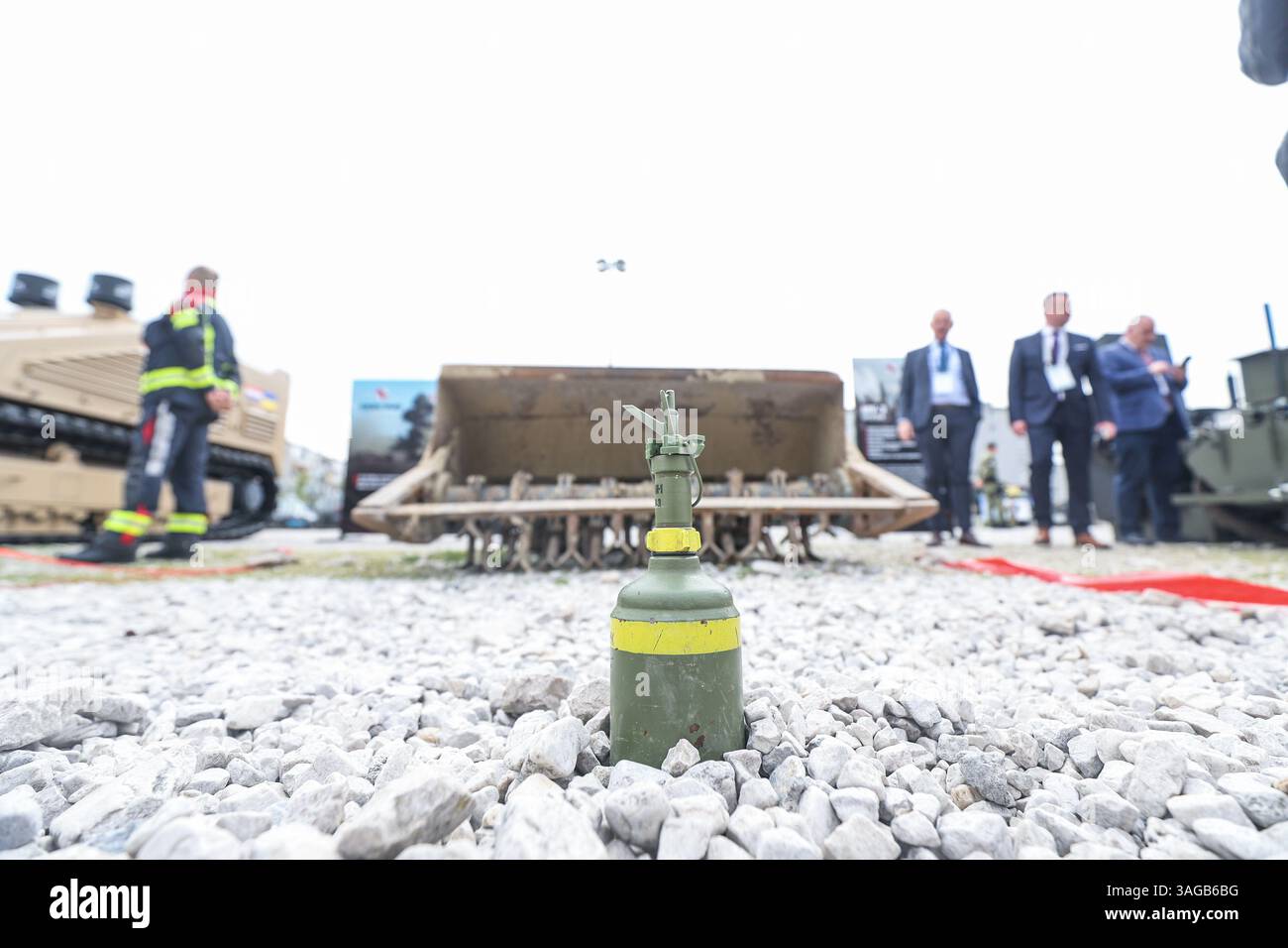 Zagreb, Croatia. 08th Apr, 2025. An international exhibition of arms ...