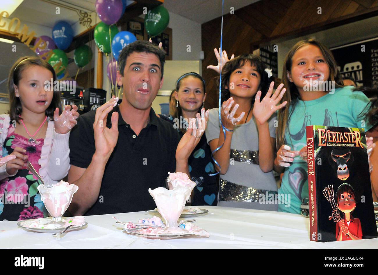 The simpson family 2012 hi-res stock photography and images - Alamy