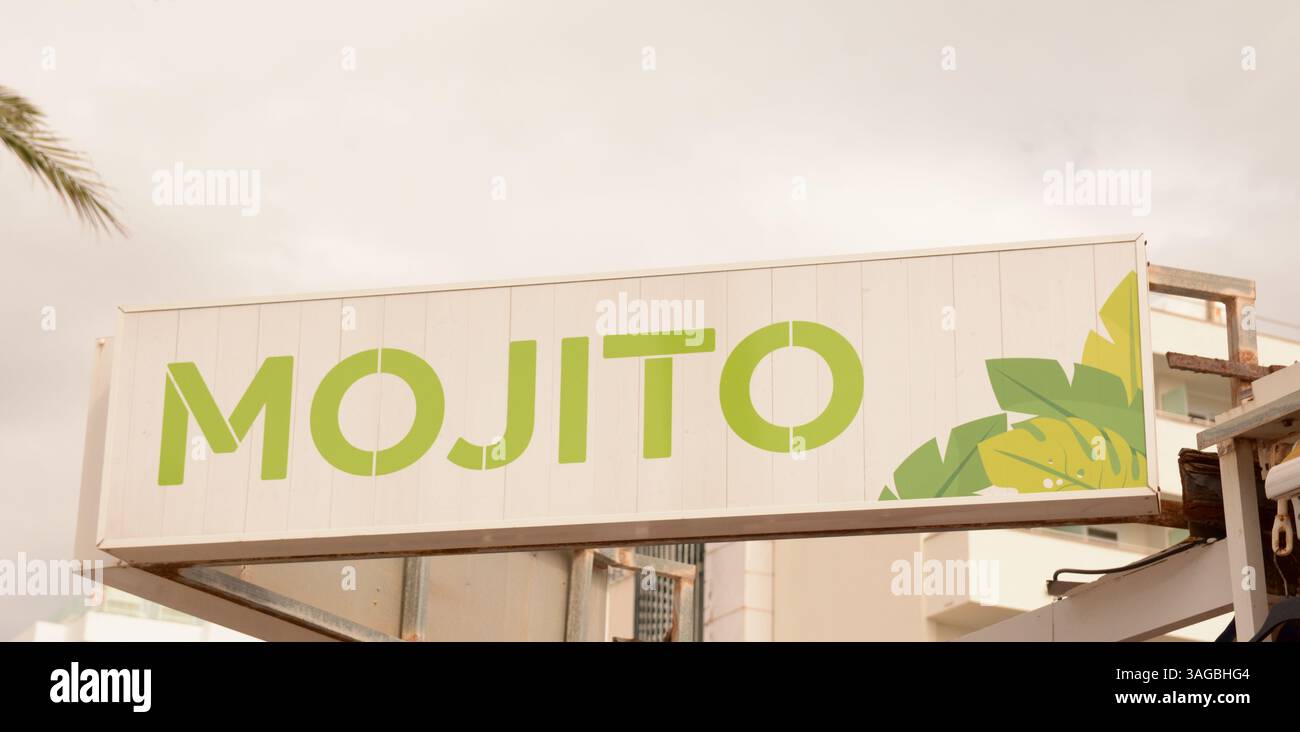 Mojito bar sign Stock Photo - Alamy