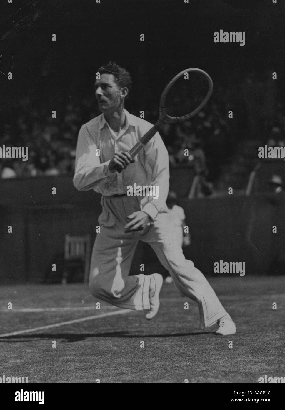 International Tennis, White city. J. Brugnon. The Vanquished - Starting ...