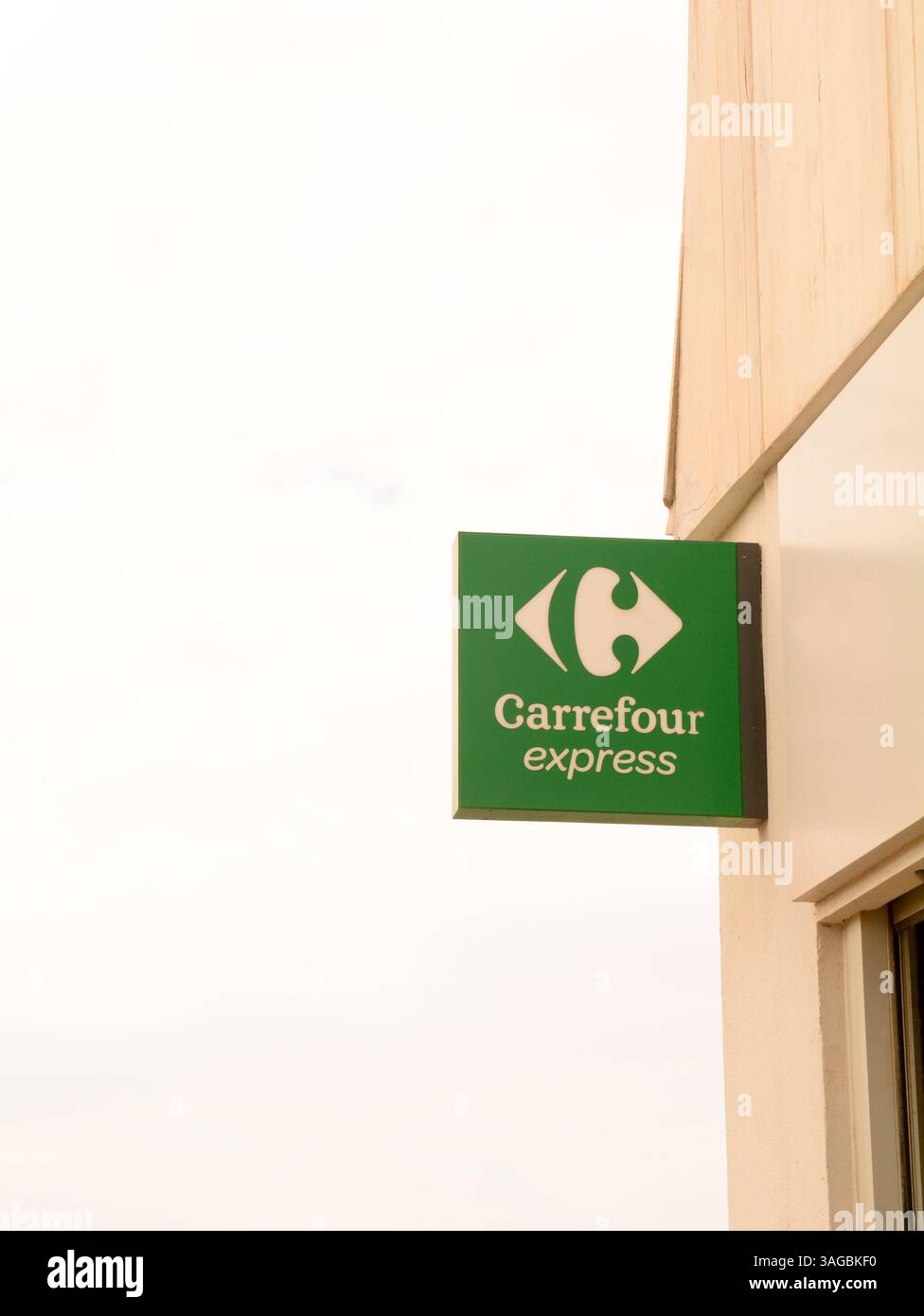 Carrefour express españa hi-res stock photography and images - Alamy