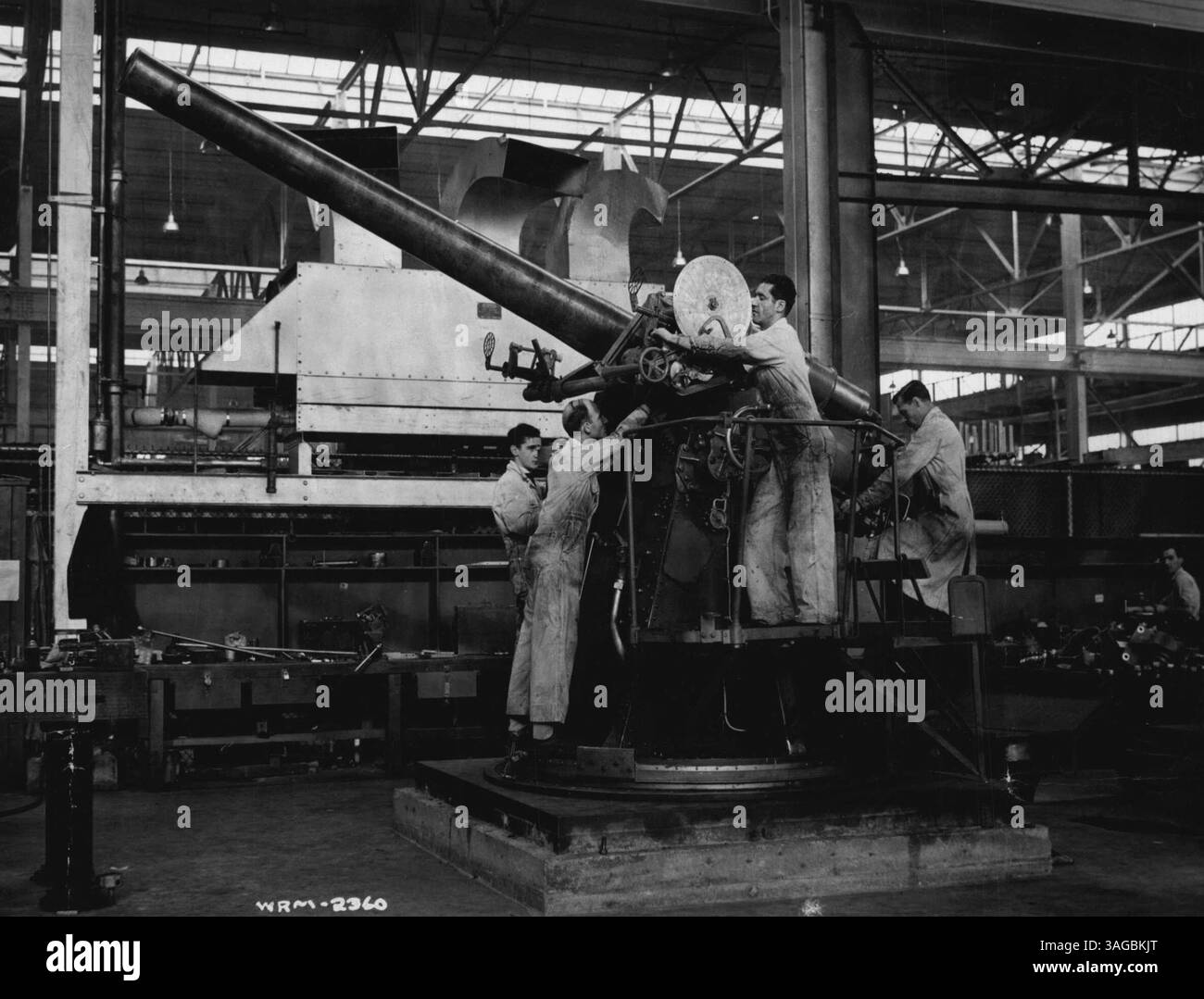 Munitions - Canada - Canadian War Scenes. June 21, 1943. (Photo by The ...