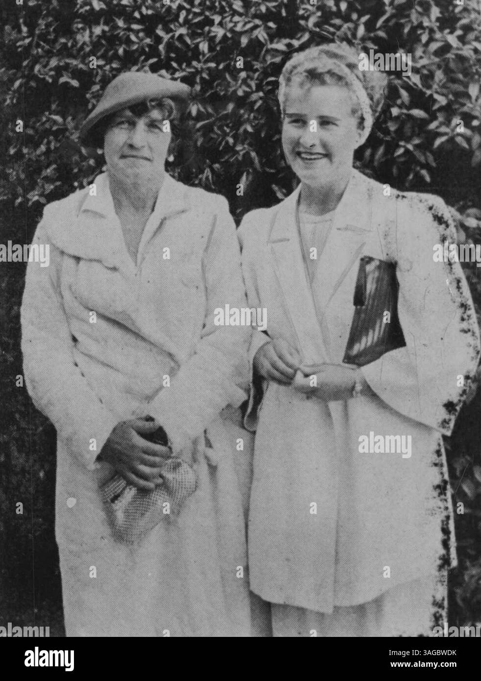 Mrs May Bundy Mother and Daughter. September 11, 1937 Stock Photo - Alamy