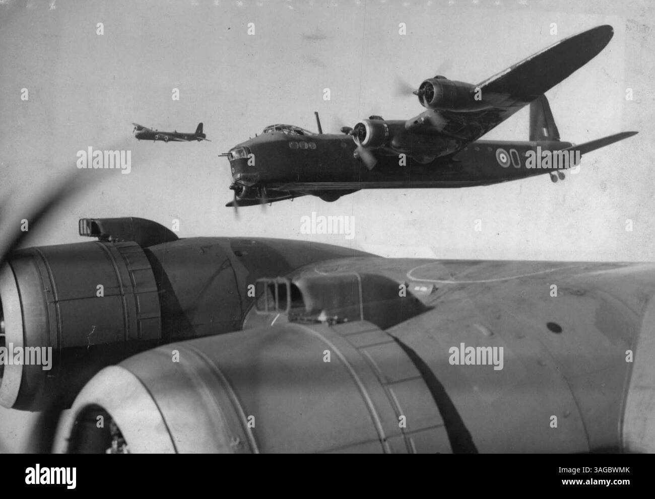 World's Best Performance Heavy Bomber Is British. - This new picture of ...